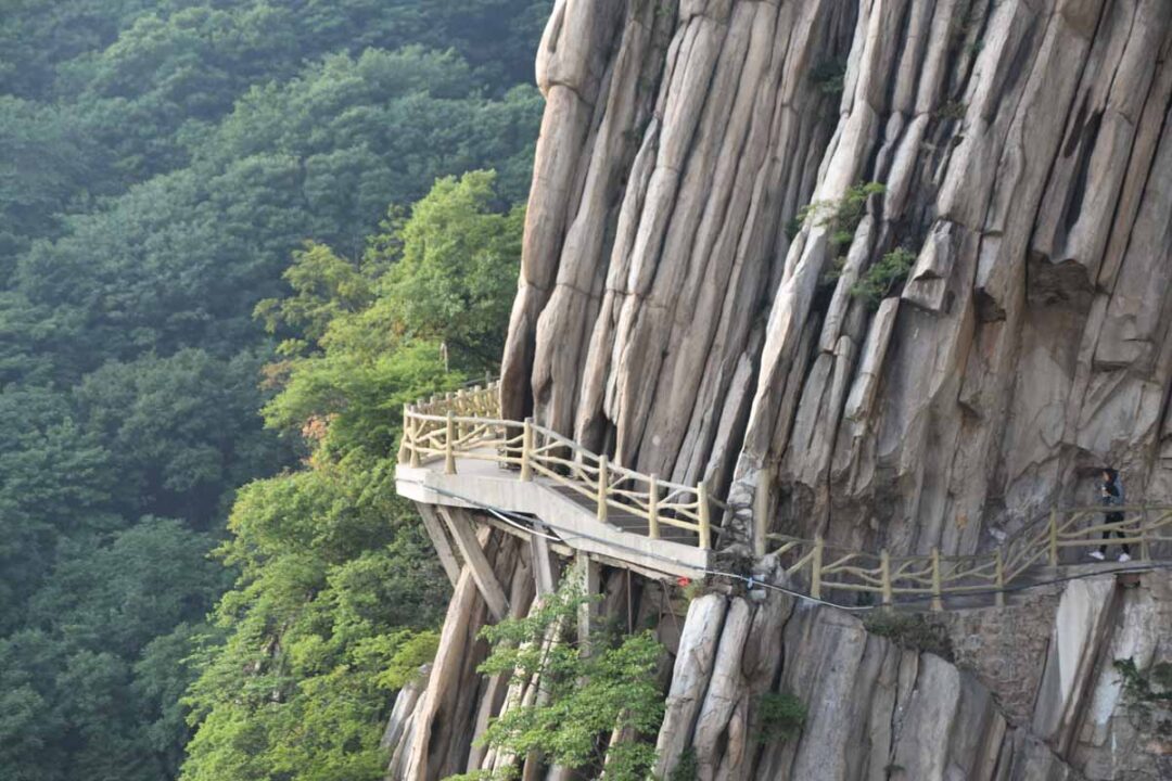 China Landmarks - 40 Historical Places in China